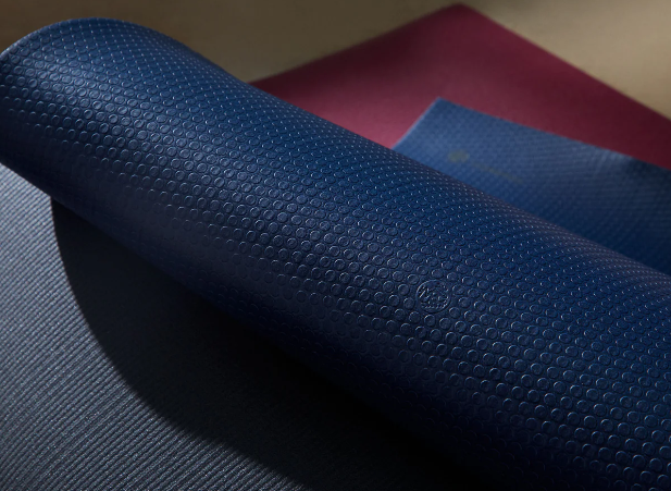 Manduka PRO vs. PROlite vs. eKO vs. GRP Yoga Mats: Differences and ...