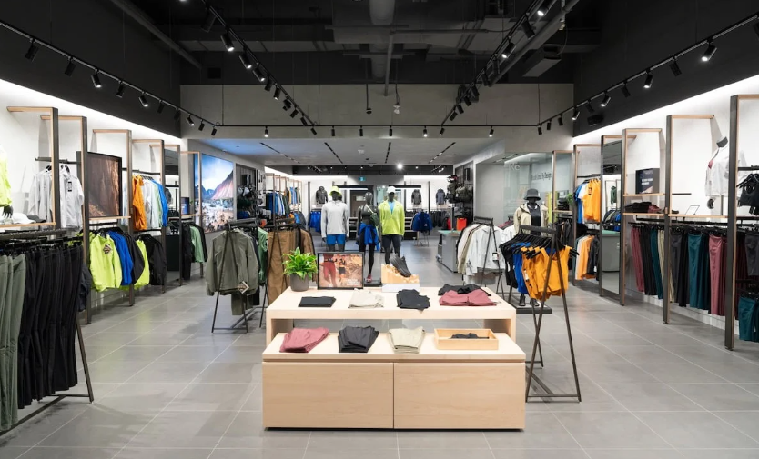 Arc'teryx Outlet vs. Retail: Differences, Quality & Price 2025 - Extrabux